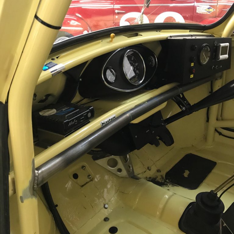 Bespoke dash rail – Mini Cooper roll cage modification – CCK Historic